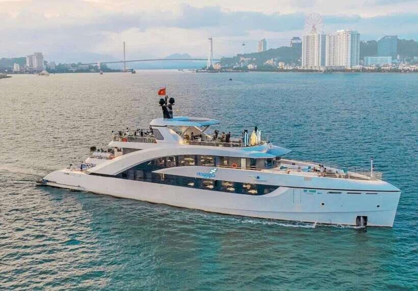 Sunset, Dining & Harmony Performance on Halong Saquila Yacht - The Experience: What You Can Expect