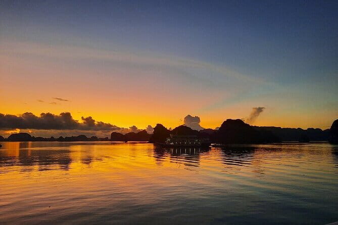 Sunset Paddles, bioluminescent plankton Kayak Tour from Cat Ba - Who Will Love This Tour?