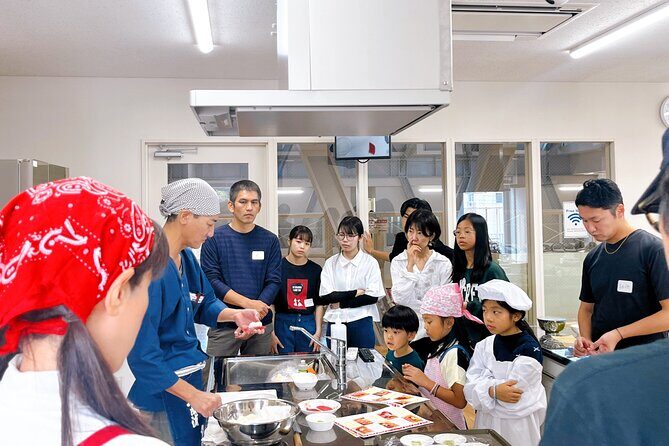 Sushi Making Experience Class in Naha Makishi Public Market - Exploring the Experience