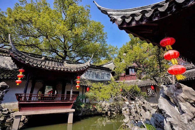 Suzhou Private Tour with Tongli Town Boat Tour, Paper-cutting & Vegetarian Lunch - Exploring Tongli’s Waterways and Bridges
