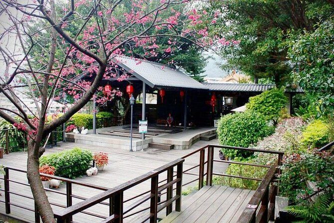 Taipei Day Tour including Taipei 101, Din Tai Fung and Hot Spring Experience - Soaking in the Beitou Hot Springs