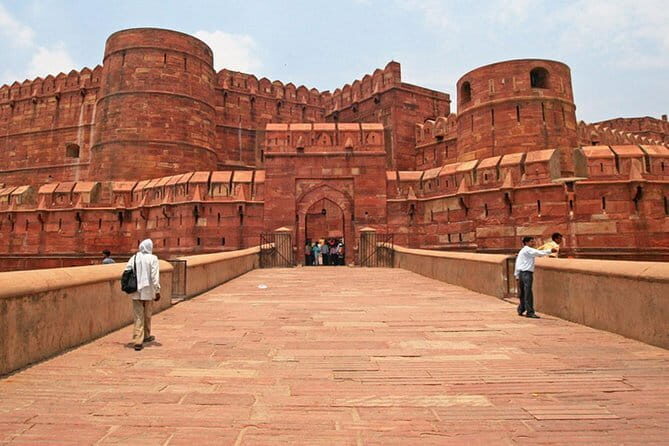 Taj Mahal Agra Day Tour from Delhi By Gatiman Express Train - Deep Dive into the Itinerary