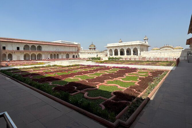 Taj Mahal & Agra Fort Tour from Delhi By Car with 5* Lunch - Visiting the Taj Mahal