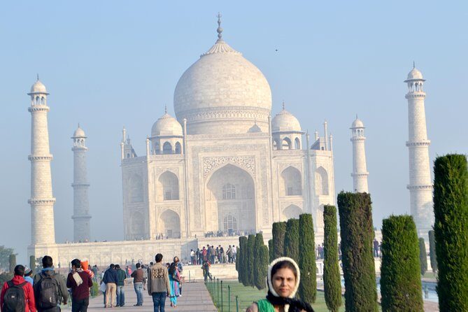Taj Mahal Sunrise and Agra overnight Tour from Kochi with Flights - Accommodations and Meals: Comfort Meets Convenience