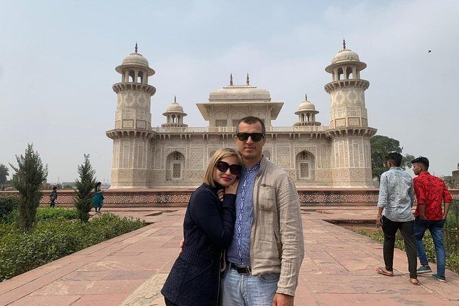 Taj Mahal tour from Mumbai or Bangalore or Hyderabad with flight - Exploring the Agra Fort