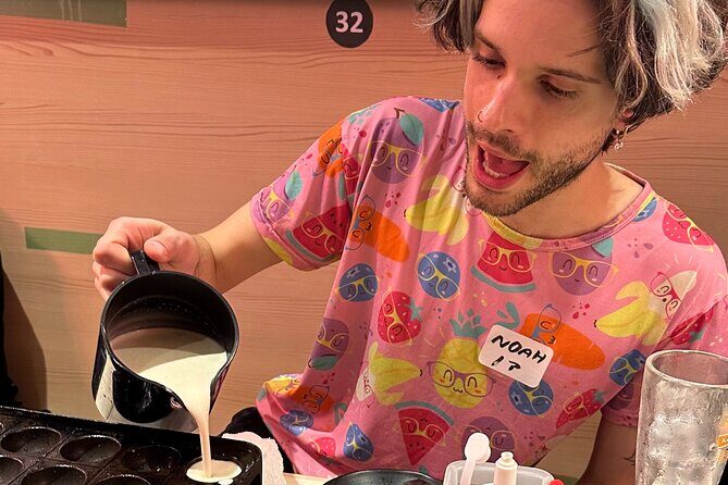 Takoyaki Party & Shinjuku Night Tour in Tokyo Unlimited Drinks - The Optional Night Walk