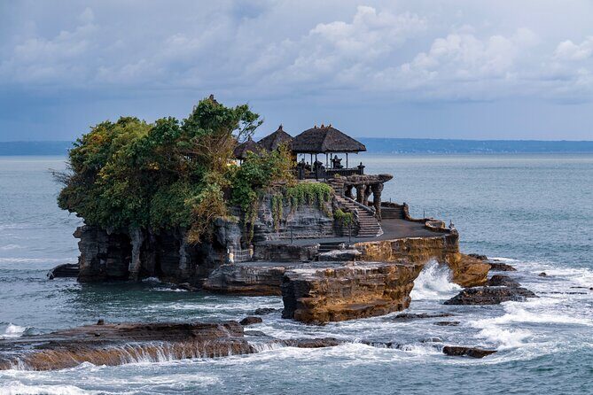 Tanah Lot - Jatiluwih (UNESCO) - Beratan lake -Hidden hill (Wanagiri)-FREE WI-FI - Top Highlights of the Bali Scenic Tour