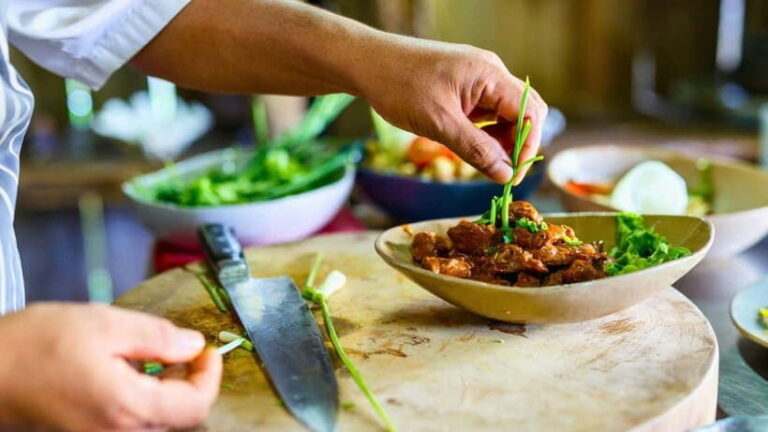 Taste of Bangkok: Michelin Guide Streetfood Small Group Tour - What Makes This Tour Stand Out?