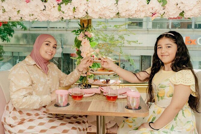 Tea Around Town: Chicago Tea Experience & City Sights - The Itinerary in Detail