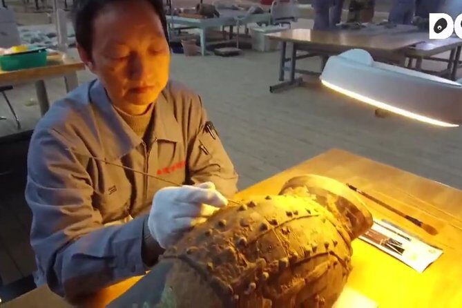 Terracotta Warriors, City Wall and Muslim Food Street - Transportation and Comfort