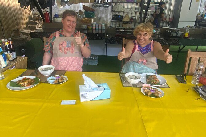 Thai Food experince cook & Eat 2 famouse Thai dishes - The Value of the Experience