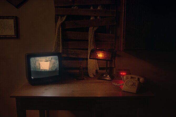 "The Basement" Escape Room - The Experience of Solving Puzzles in a Horror Setting