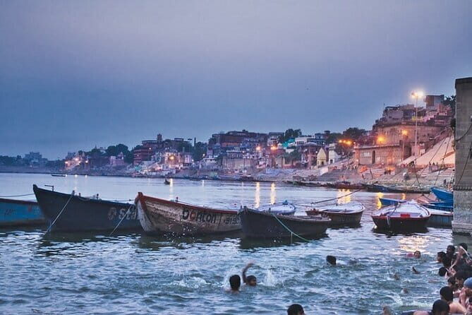 The Famous Aarti Ceremony - An Evening at the Ganges River - Authenticity and Traveler Feedback