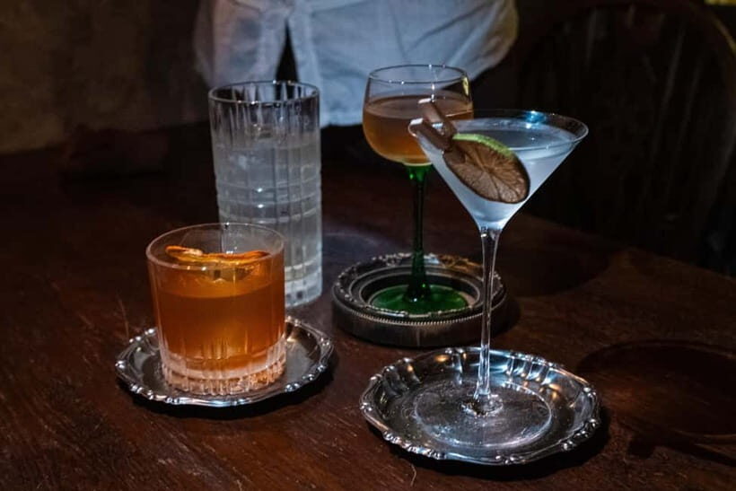 Tokyo: Ebisu Cocktail Bar Tour with Drinks and Snacks - Why This Tour Stands Out