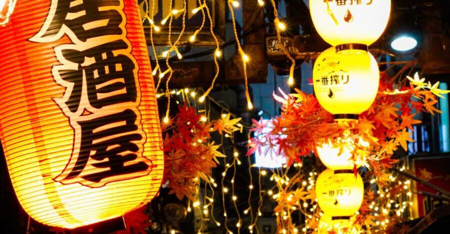 Tokyo: Night tour of bars and izakayas in Shinjuku - English / Spanish - Authenticity and Cultural Highlights