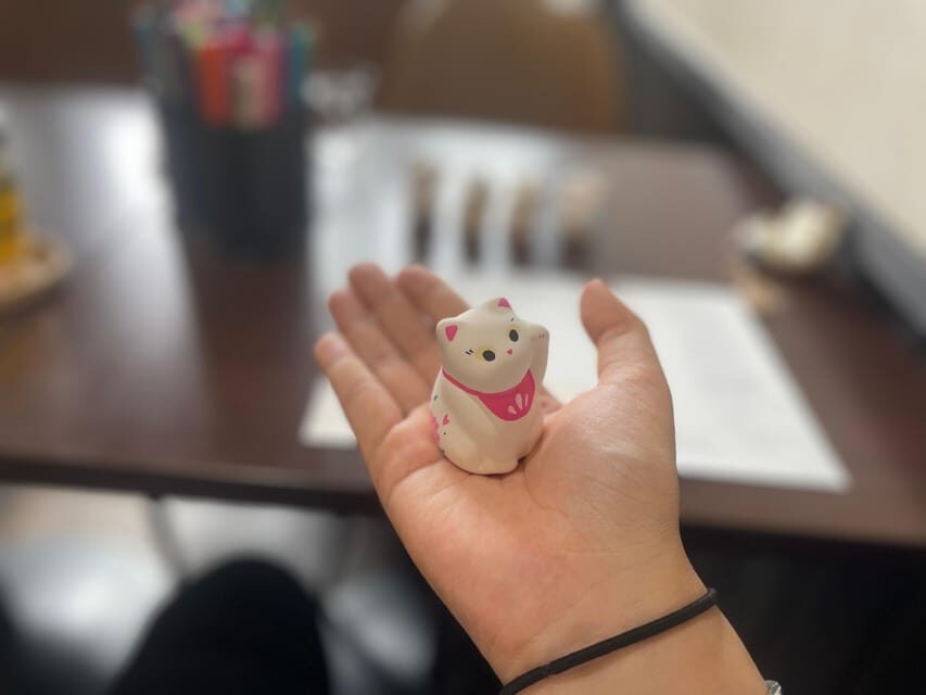 Tokyo: Private tour of Beckoning Cat Painting at Yanaka - Detailed Breakdown of the Itinerary