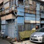 Tokyo: Shinjuku, Kawasaki, Slum & Red Light Tour with Pickup - Authenticity and Insight from Travelers