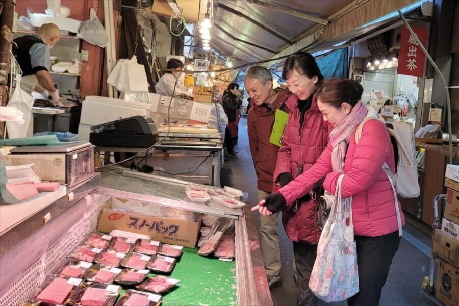 Tokyo: Tsukiji Market Guided Tour & Sushi-Making Experience - Unpacking the Experience: A Balanced Look at Details