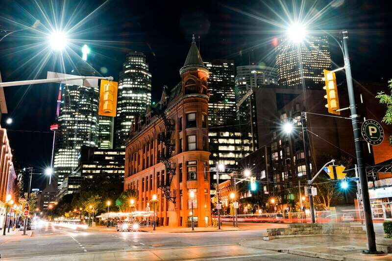 Toronto: Small Group Night Tour with Harbour Boat Cruise - Who Will Enjoy This Tour?