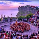 Tour in Bali in Spanish to the sunset temple of Uluwatu - An Honest Look at the Experience