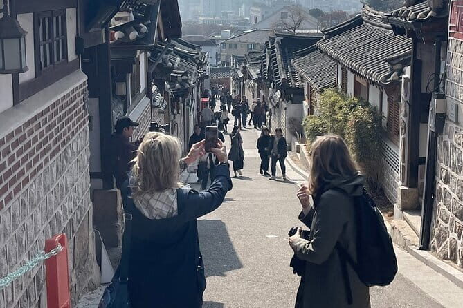 Tour Seouls oldest district with a storyteller from Bukchon - The Practical Details
