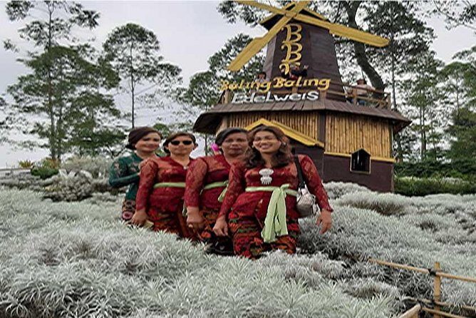 Tour:Lempuyang Temple,Tirta Gangga,BesakihTemple&Garden EdelWeis - FAQs