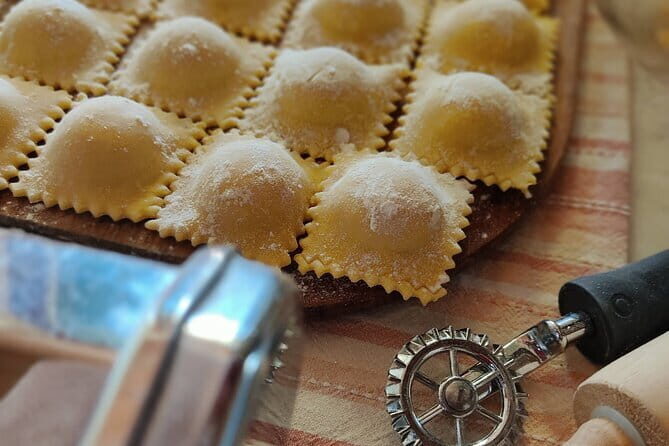 Traditional pasta rolling in an ancient Tuscan home - Practical Details and Logistics