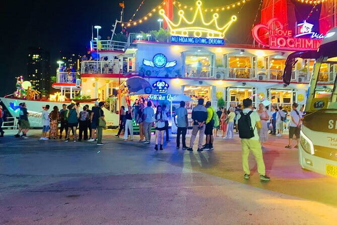 Traditional Water Puppet Show & Dinner On Cruise - Who Will Enjoy This Tour Most?