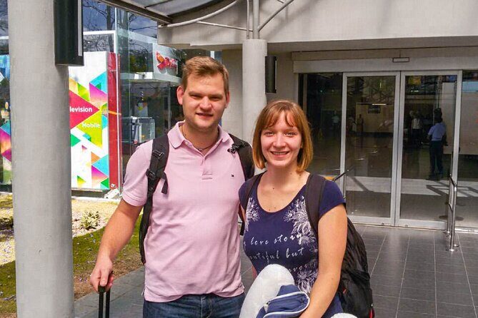 Transfer between Colombo Airport (CMB) and Colombo City Hotel, Colombo - Addressing Practical Details