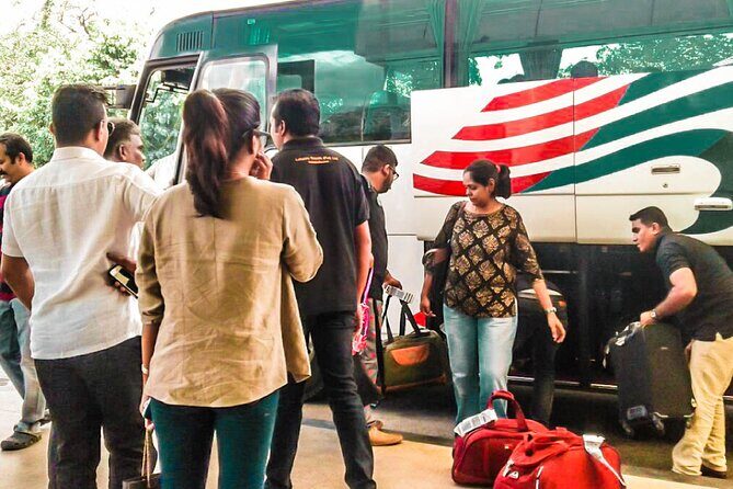 Transfer between Colombo Airport (CMB) and Peacock Beach Hotel, Hambantota - Detailed Breakdown of the Experience