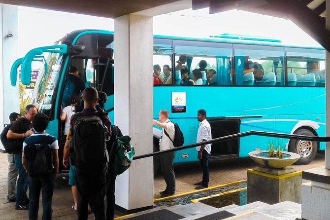 Transfer between Colombo Airport (CMB) and Rangiri Dambulla Resort, Dambulla - What to Expect During the Journey