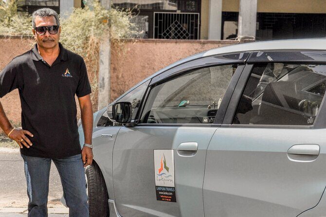 Transfer between Colombo Airport (CMB) and Tisara Villa, Habaraduwa - The Vehicle and Service