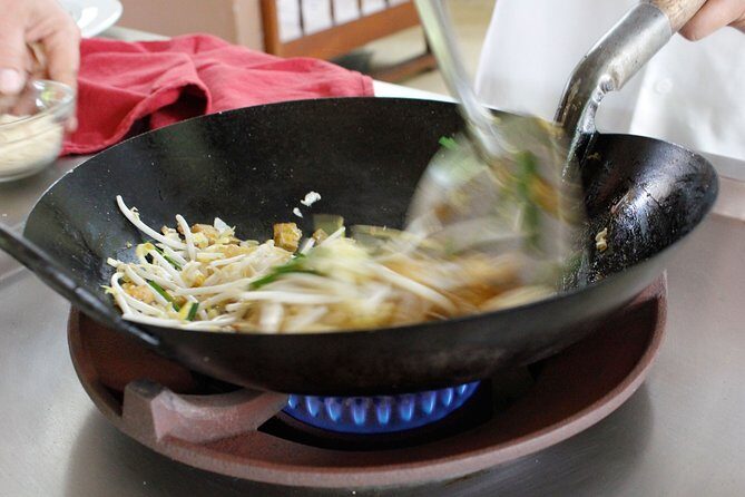 Traveling Spoon Pad Thai and Papaya Salad Private Online Cooking Class - Who Will Love This Experience?