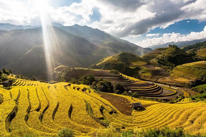 Trekking In Mu Cang Chai Tour 4 Days - Day 1: From Hanoi to Nghia Lo and Village Life