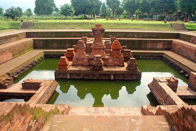 Trowulan Tour Ruin of Majapahit Kingdom from Surabaya - The Review Highlights: Authenticity and Expertise