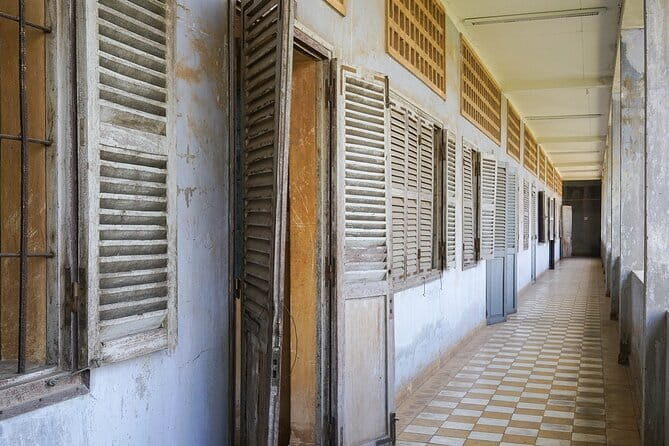 Tuol Sleng Museum and Russian Market Half-day Tour - A Closer Look at the Experience