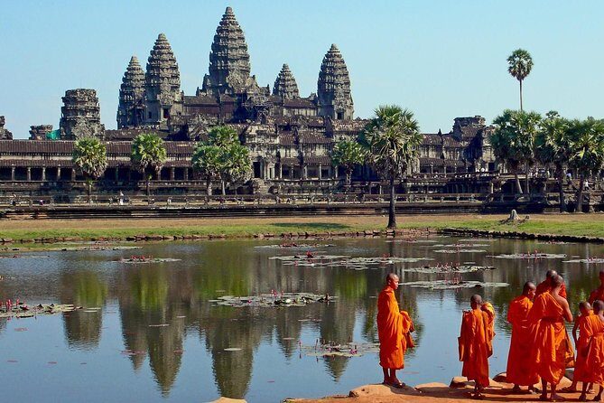 Two-days tour discovering Angkor Wat and Beng Mealea Temple - Exploring Angkor Thom and Key Highlights