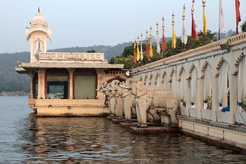 Udaipur: City of Lakes Full-Day Guided Tour - What Makes This Tour Stand Out?