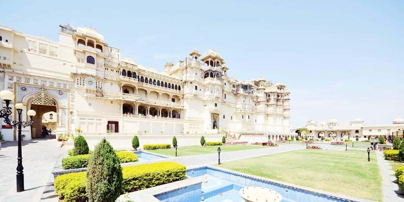 Udaipur: Full Day Private City Tour with Optional Boat Ride - Transportation and Practical Details