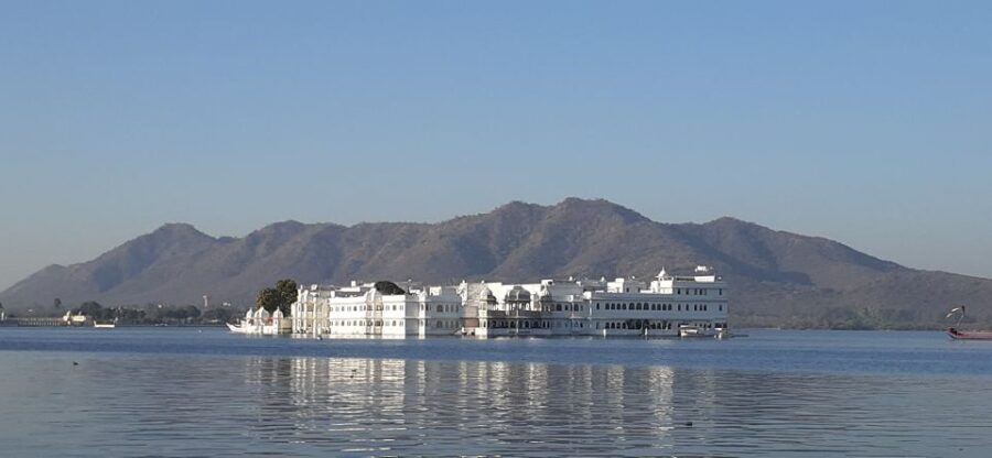 Udaipur Highlights: Private City Sightseeing guided tour - Optional Boat Ride and Market Walks