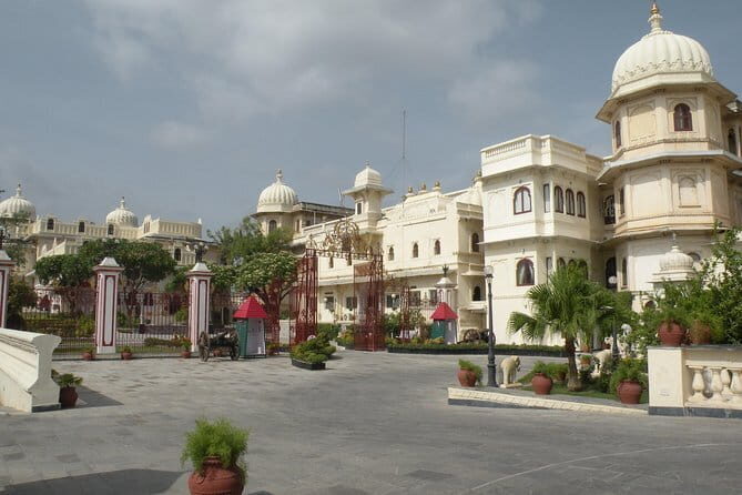 Udaipur - Privately Guided Half day Tour to city of lakes - FAQs