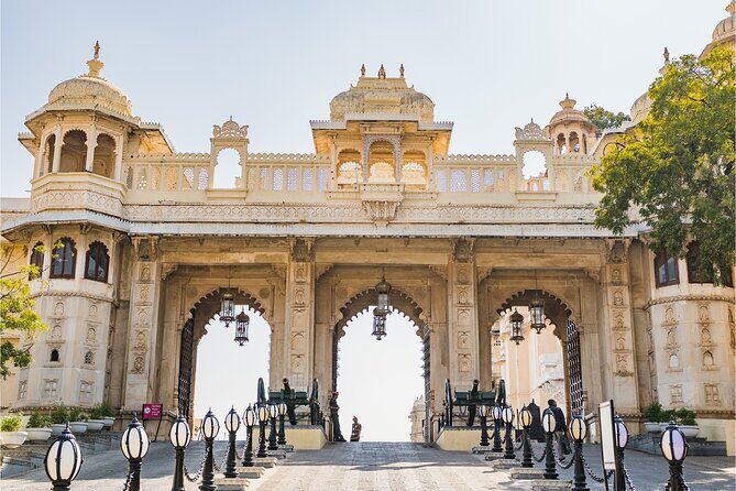 Udaipur Sightseeing Tour Package with Guide and Private Taxi - Authentic Perspectives from Travelers