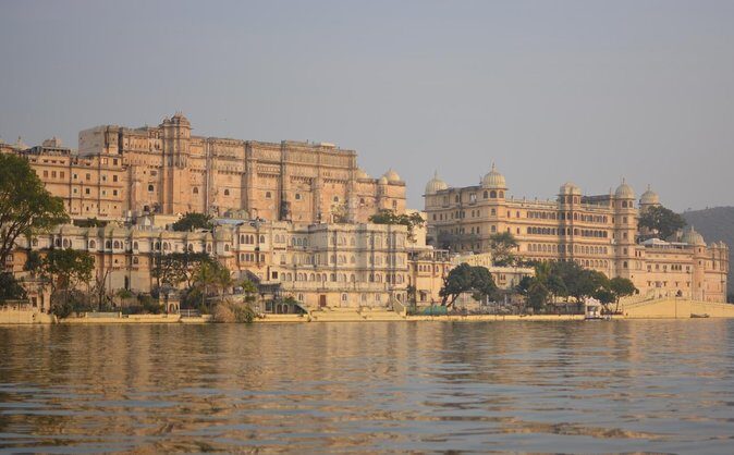 Udaipur Sightseeing Tour With Guide - The Experience of the Tour: Transportation, Timing, and Personal Touches