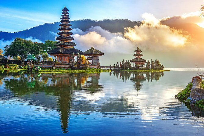 Ulun Danu tample and Tanah Lot sunset - A Detailed Look at the Tour