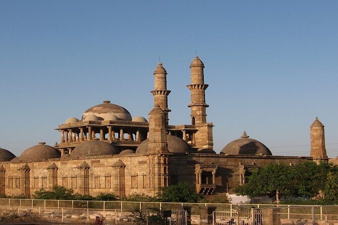 Vadodara Palace, Champaner & Pavagad temple from Ahmedabad with guide - Authentic Insights from Past Travelers