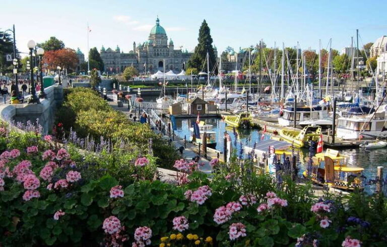 Vancouver: Private Victoria and Butchart Gardens Ferry Tour - The Highlight: Butchart Gardens