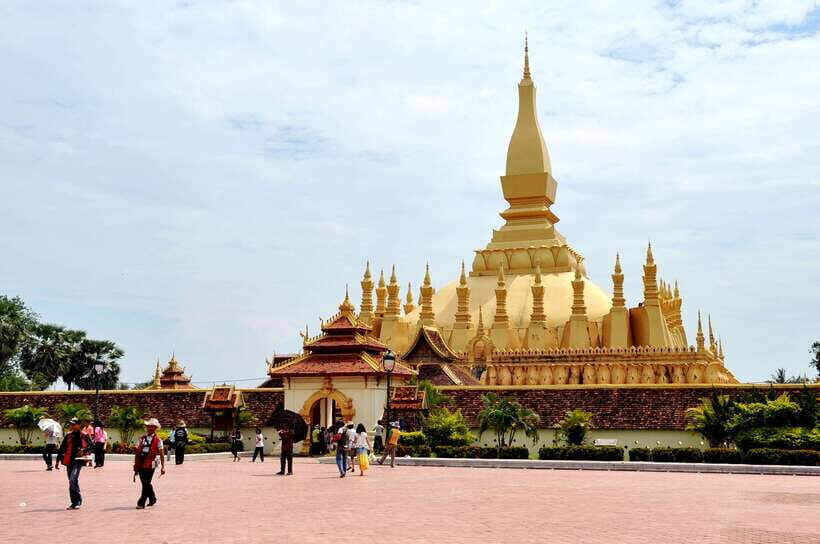 Vientiane: Private Full-day Must-See Sights & Sunset Tour - The Patriotic and Iconic Patuxay Monument