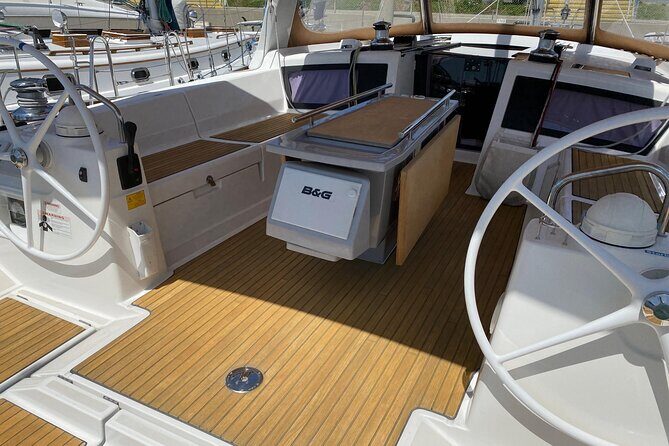 Waikiki Private Sunset Sail Romantic and Private - The Sum Up