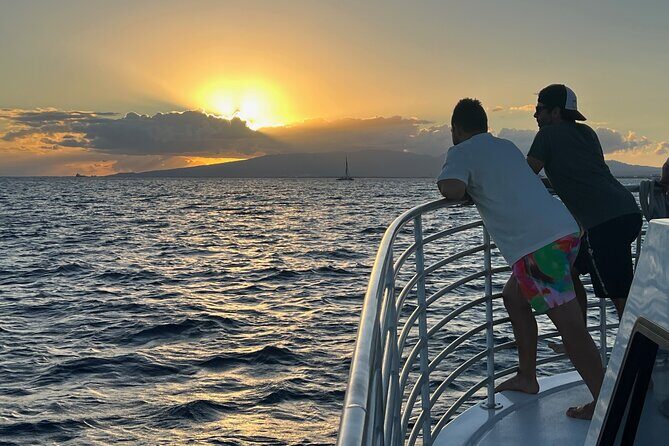 Waikiki Sunset Cruise with Boat Stabilizer - The Value of a 90-Minute Sunset Cruise