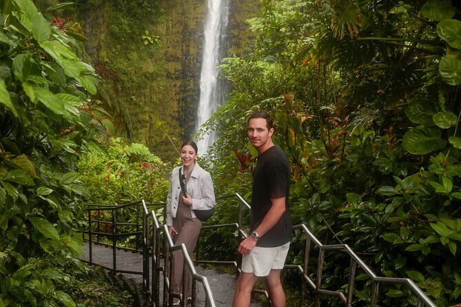 Waipio Valley, Hilo Waterfalls, Volcano and Black Sand Beach - Hilo Waterfalls: Akaka and Rainbow
